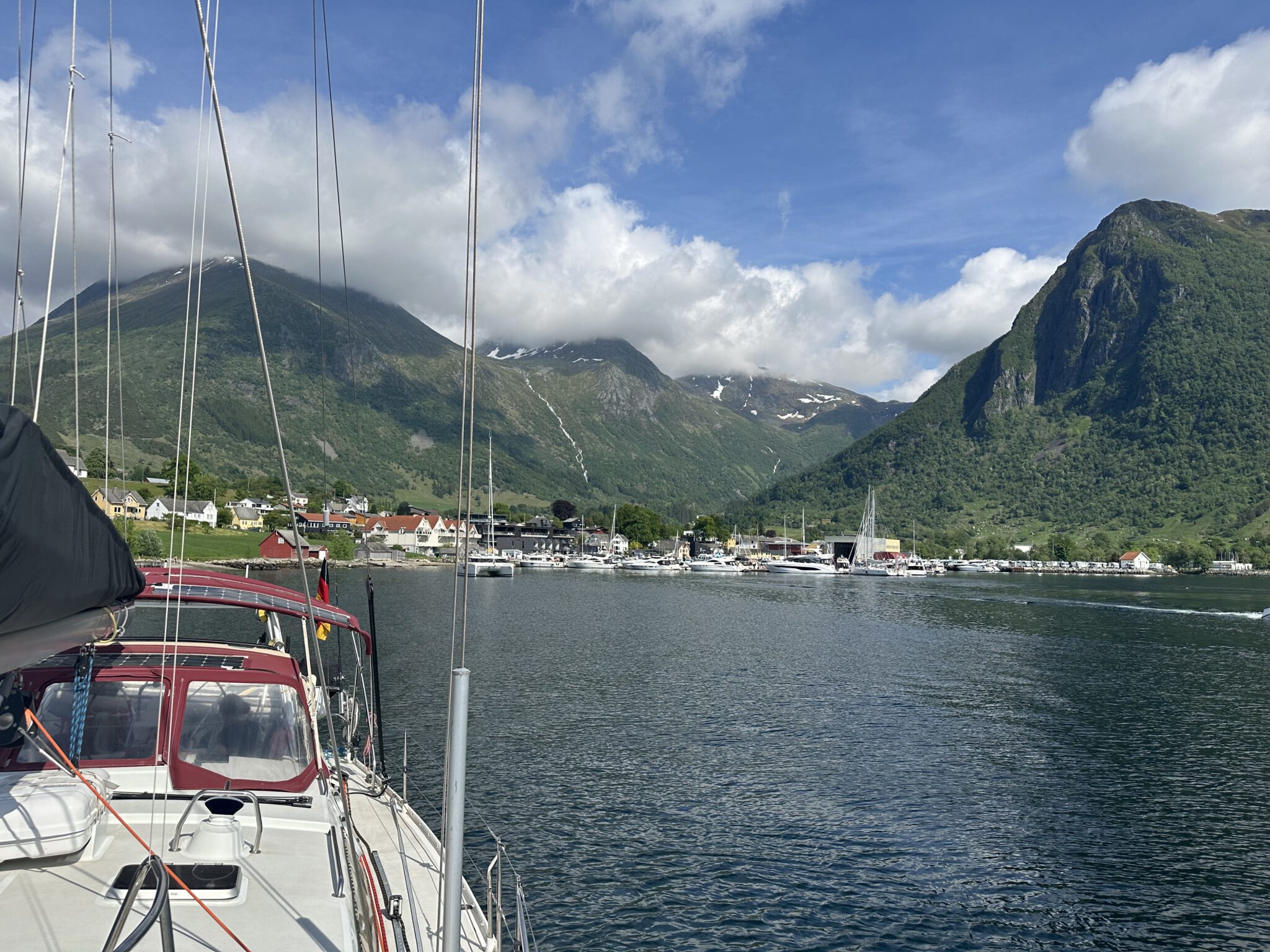 Hardangerfjord: Eidsvik – Rosendal – Moana Sailing – Geschichten ...